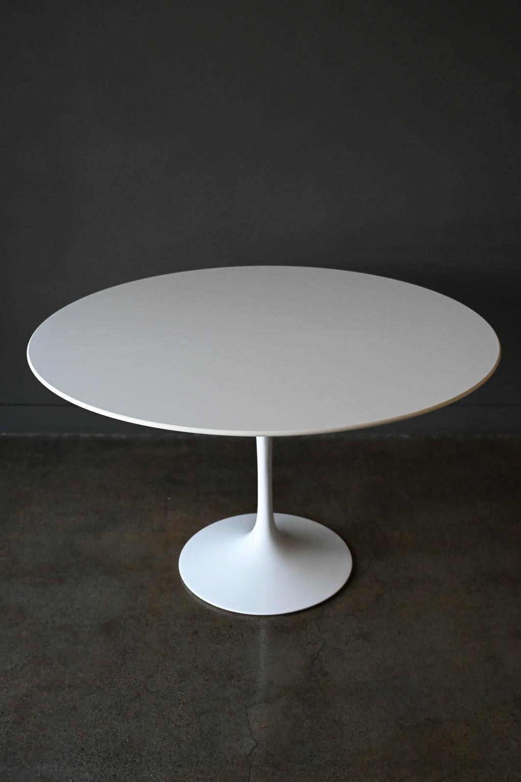 Eero Saarinen for Knoll Italy Tulip Dining Table, circa 2015 For Sale ...