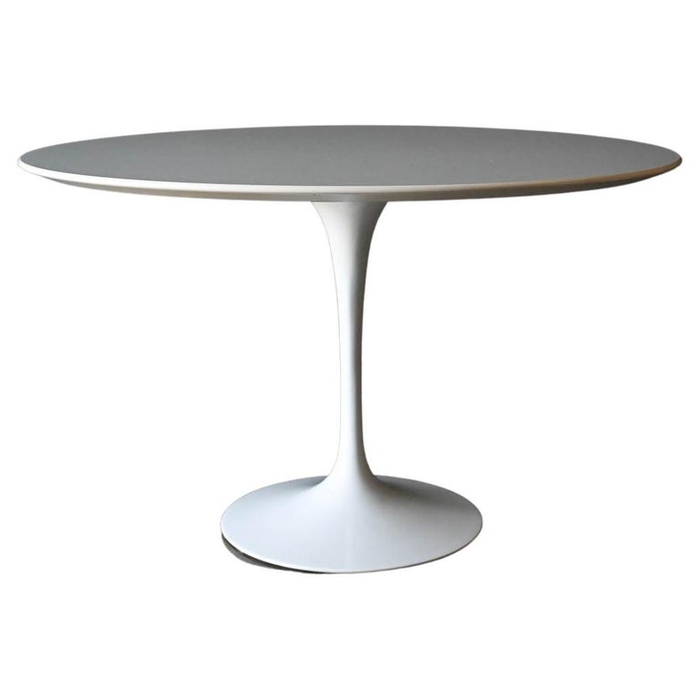 Eero Saarinen for Knoll Italy Tulip Dining Table, circa 2015 For Sale ...
