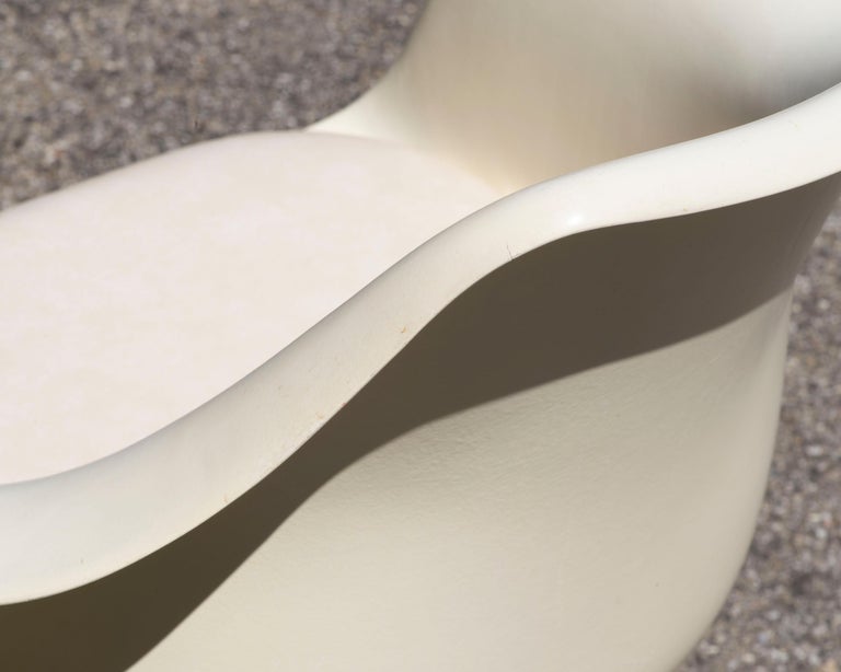 Eero Saarinen Knoll Mid Century Modern Tulip Chairs at 1stDibs