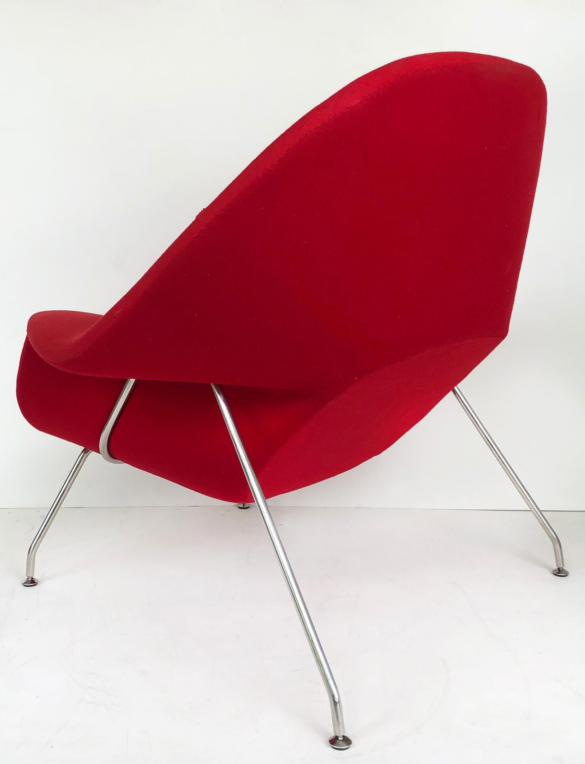 Eero Saarinen Style Womb Chair and Ottoman with Chromed Metal Needs ...
