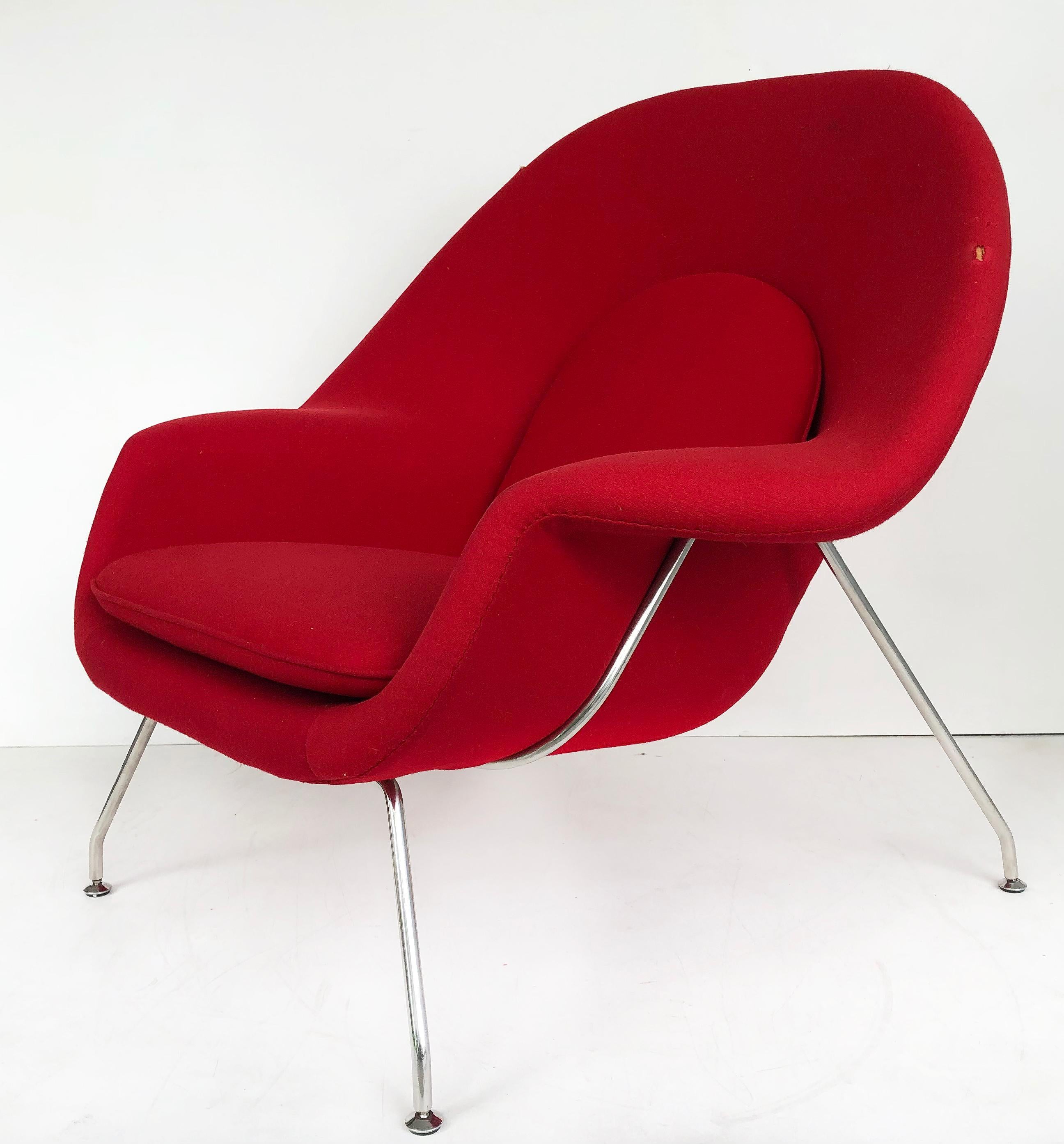 Eero Saarinen Style Womb Chair and Ottoman with Chromed Metal Needs ...
