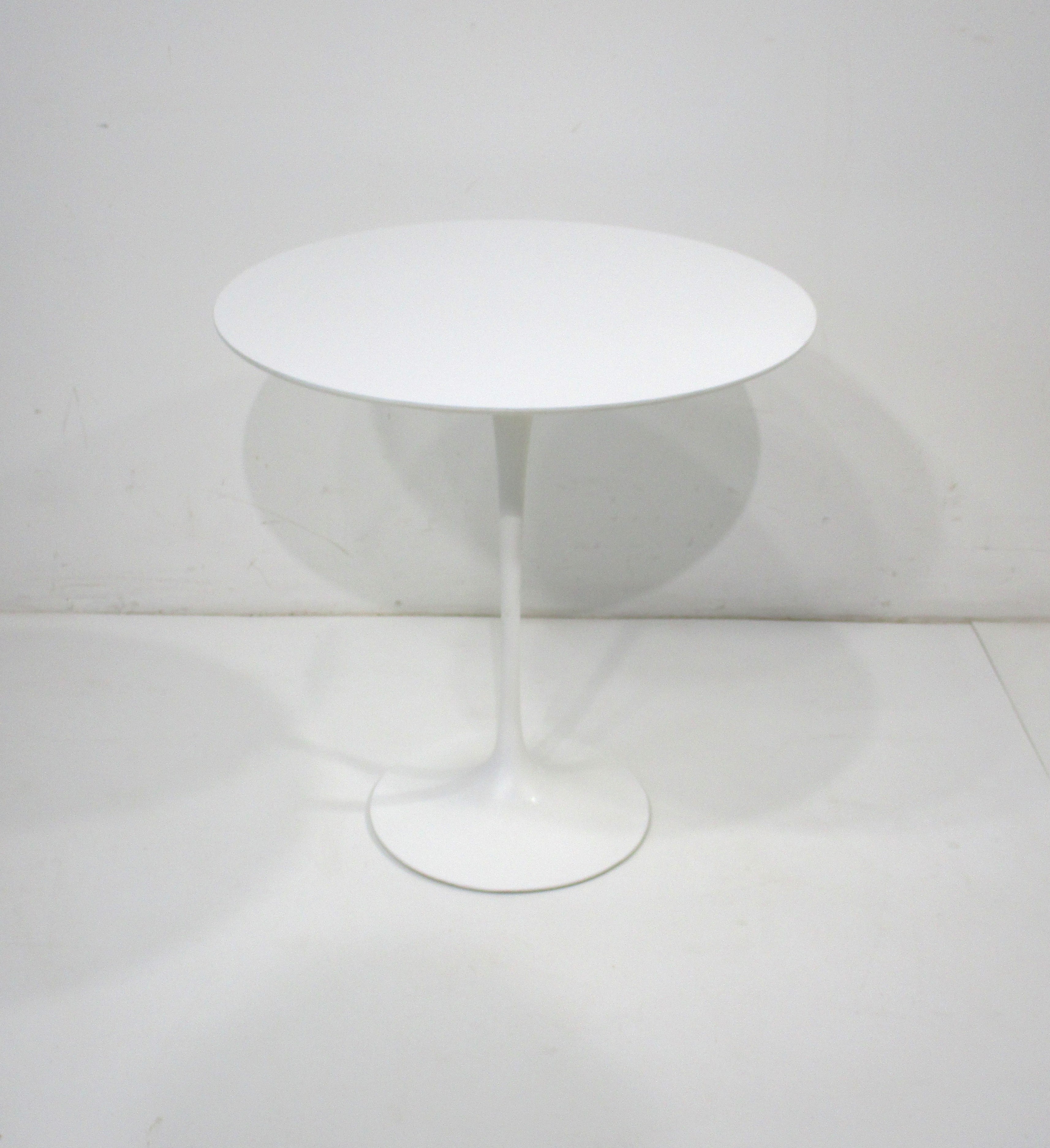 Eero Saarinen Tulip Side Table for Knoll For Sale at 1stDibs