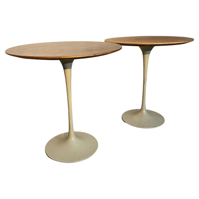 Eero Saarinen Tulip Side Tables for Knoll in Walnut For Sale at 1stDibs