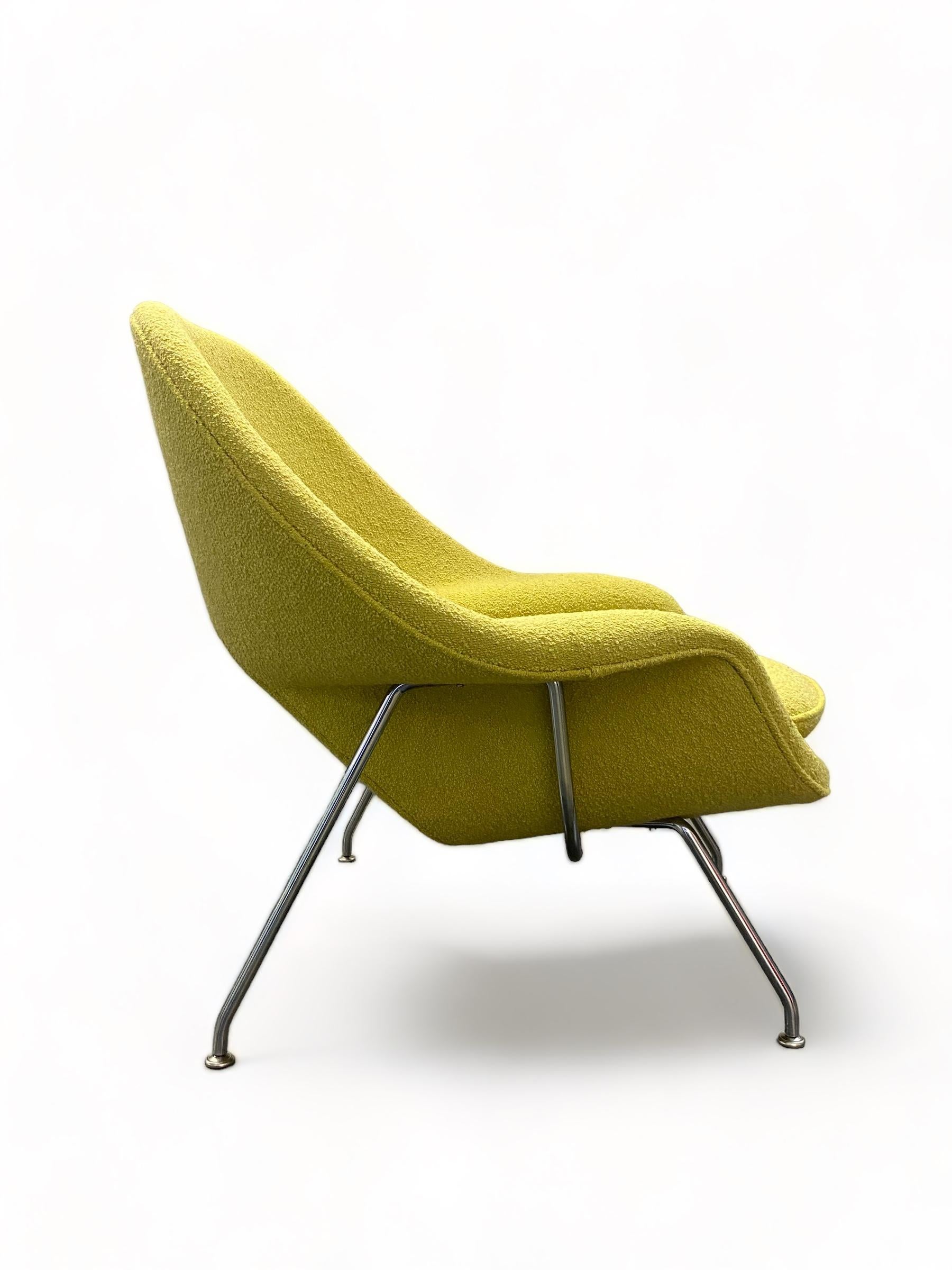 Eero Saarinen Womb Chair and Ottoman for Knoll, Boucle For Sale at 1stDibs