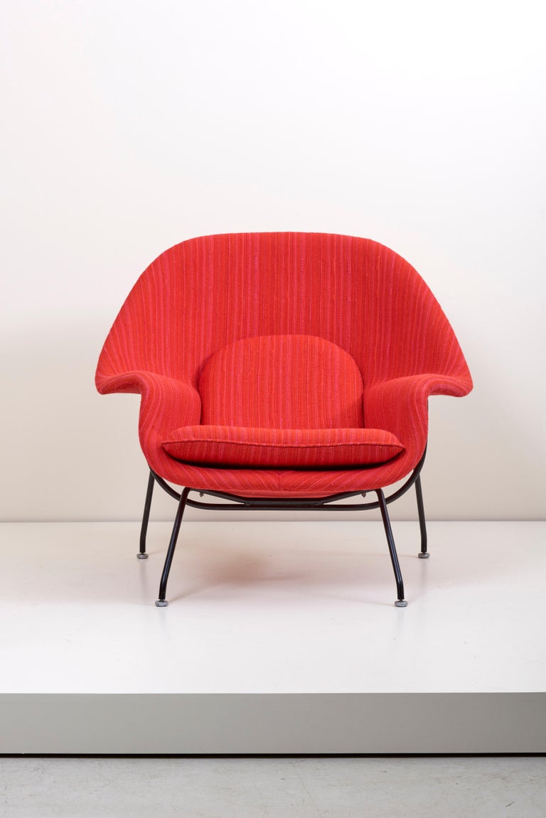 Eero Saarinen Womb Chair with Ottoman by Knoll in Knoll Dynamic Fabric ...