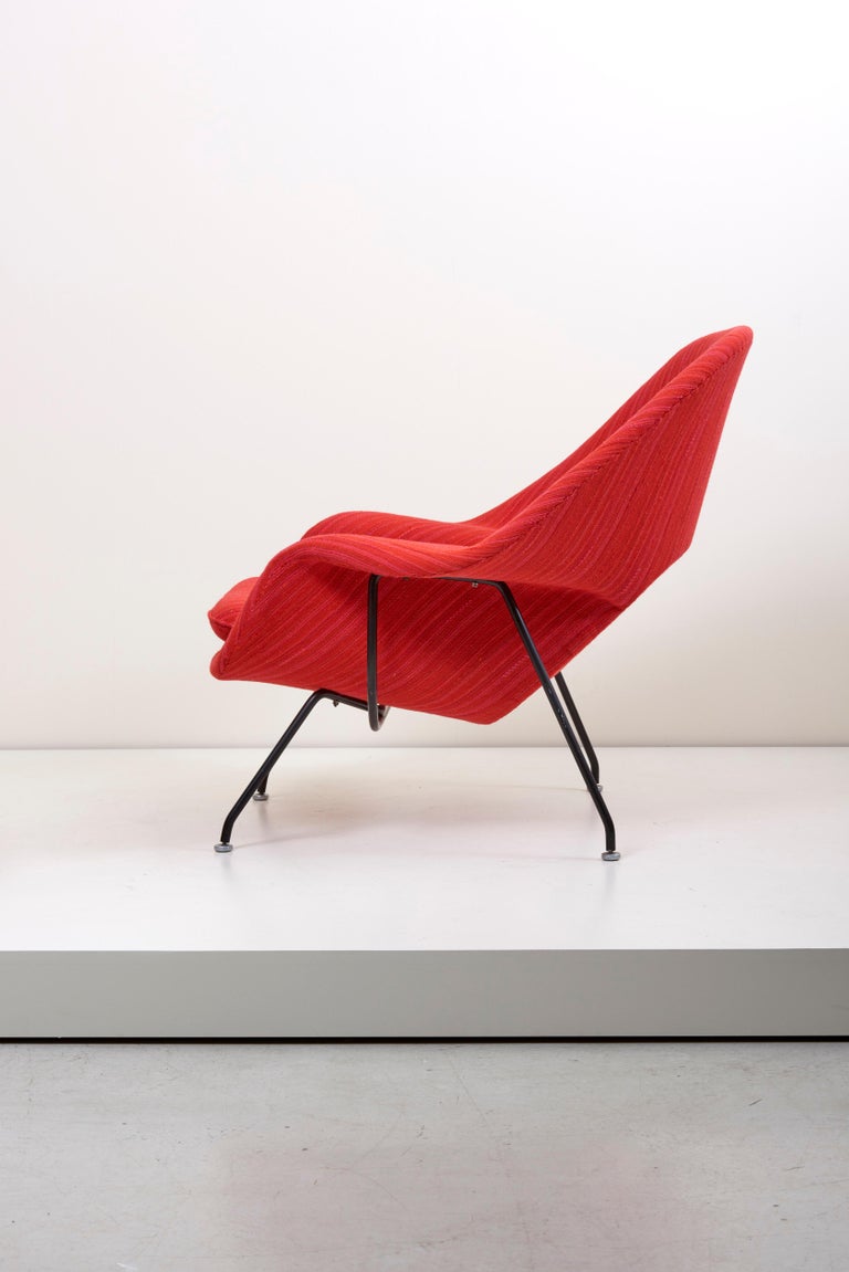 Eero Saarinen Womb Chair with Ottoman by Knoll in Knoll Dynamic Fabric ...