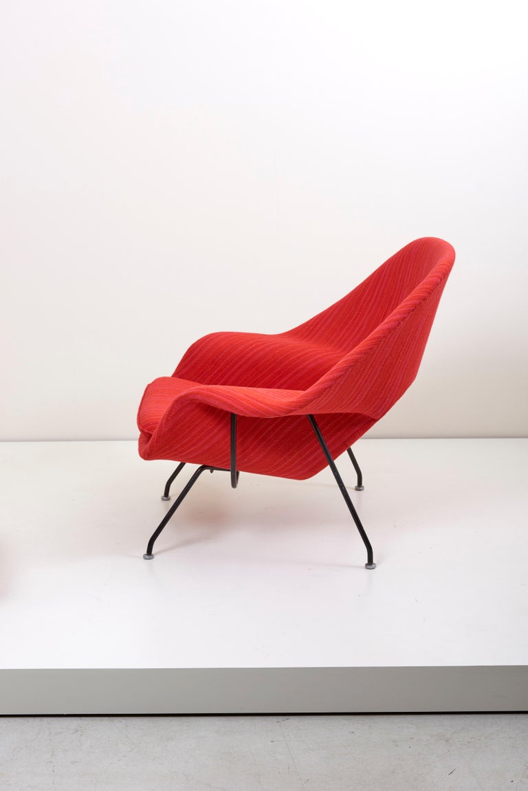 Eero Saarinen Womb Chair with Ottoman by Knoll in Knoll Dynamic Fabric ...