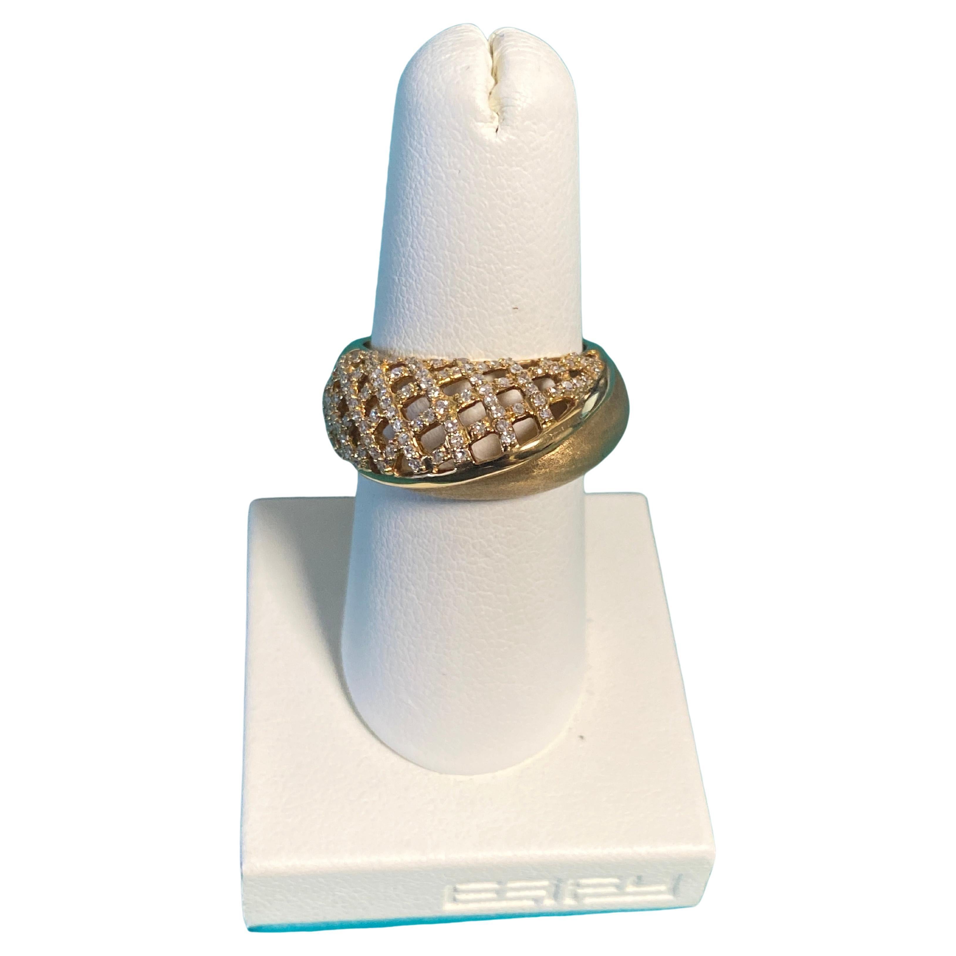 18 Karat Yellow Gold 0.42 Cttw Diamond Flower Ring For Sale at 1stDibs