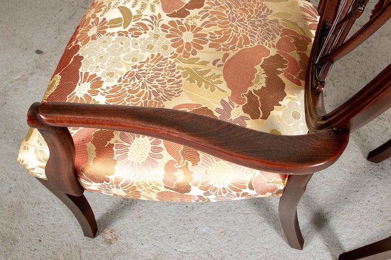 E.J Victor Mahogany Dining Table and Chairs For Sale at 1stDibs