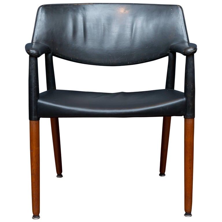 Ejner Larsen and Askel Bender Madsen Lounge Chair for Willy Beck at 1stDibs