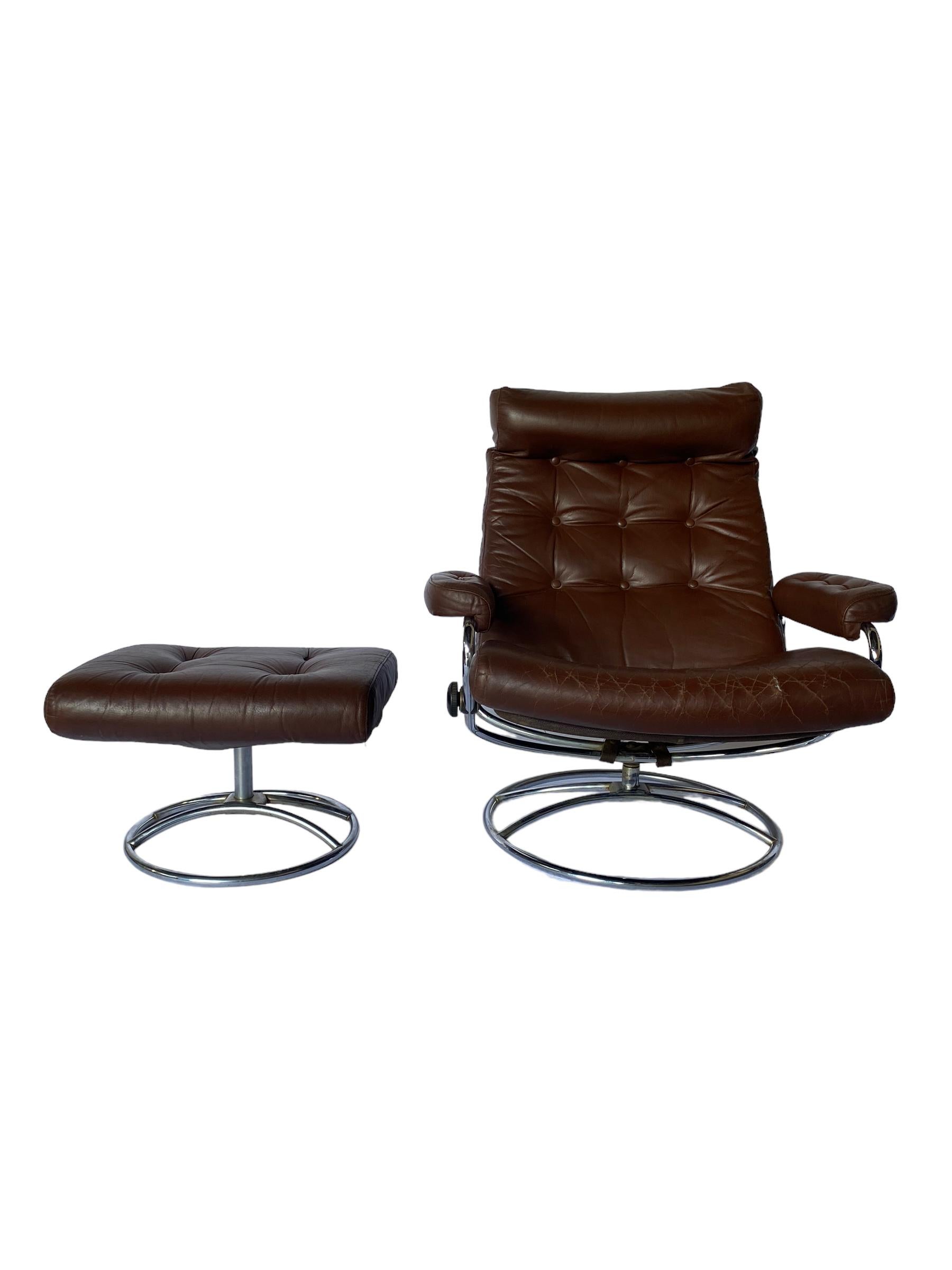 Ekornes Stressless Reclining Lounge Chair and Ottoman For Sale at 1stDibs