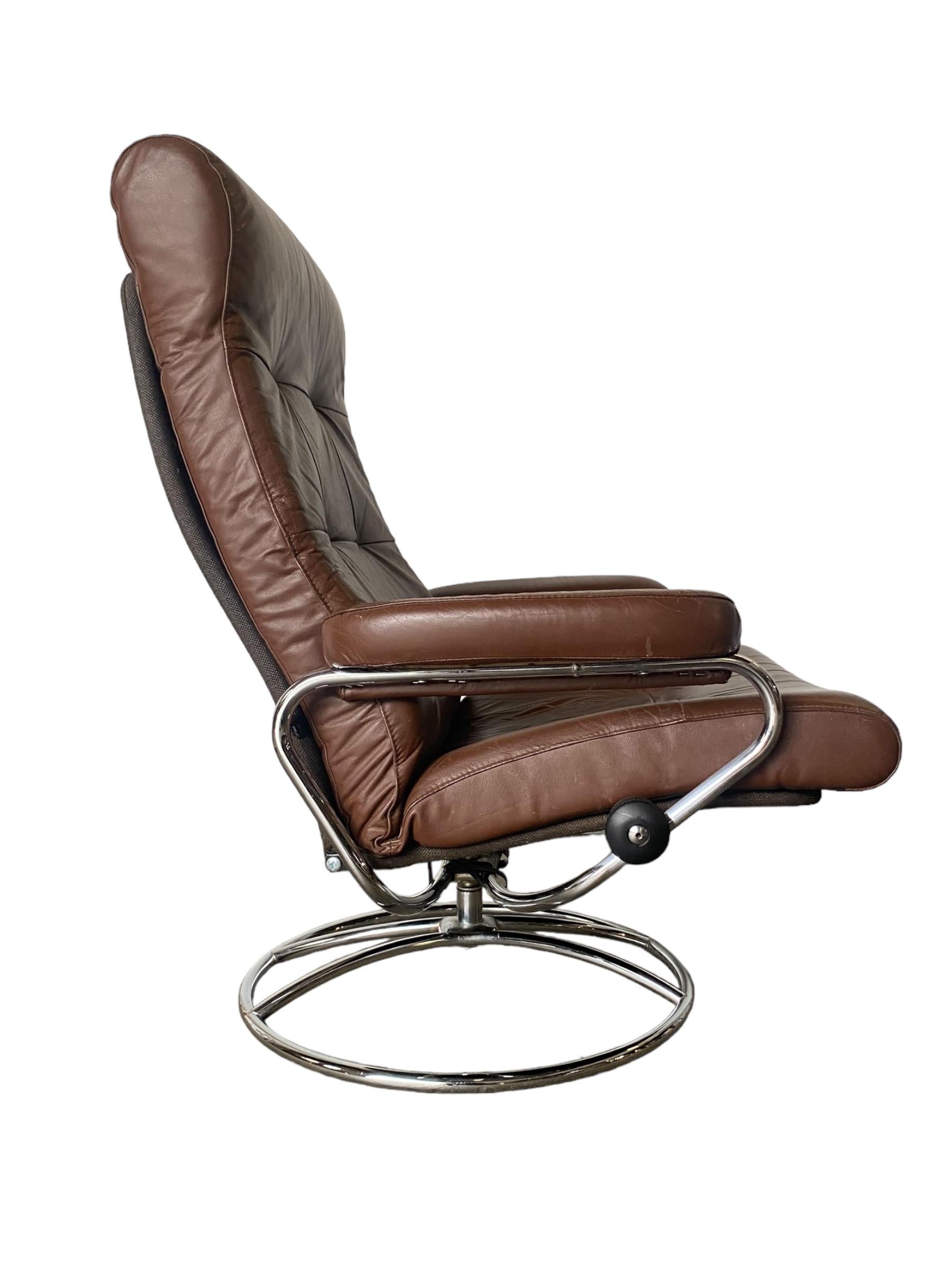 Ekornes Stressless Reclining Lounge Chair and Ottoman For Sale at 1stDibs