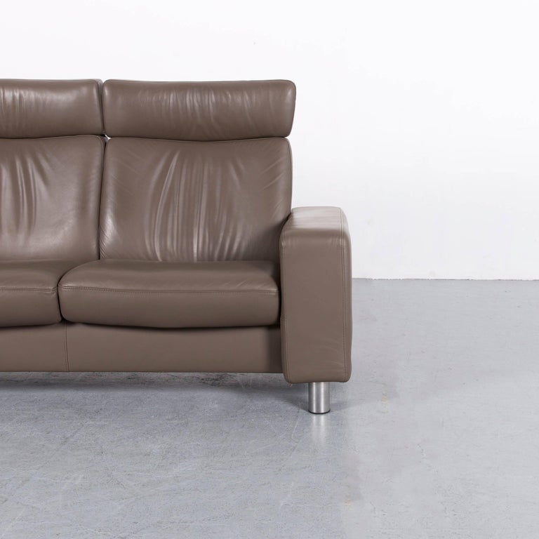 Ekornes Stressless Sofa Brown Leather Two-Seat Recliner For Sale at 1stDibs