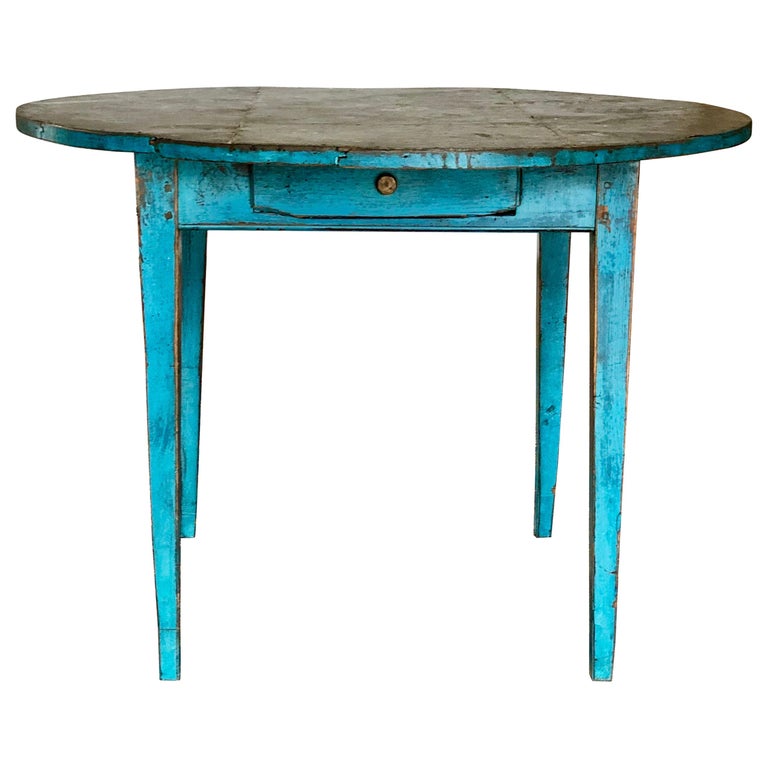 Table ronde peinte en bleu électrique avec plateau en zinc sur 1stDibs