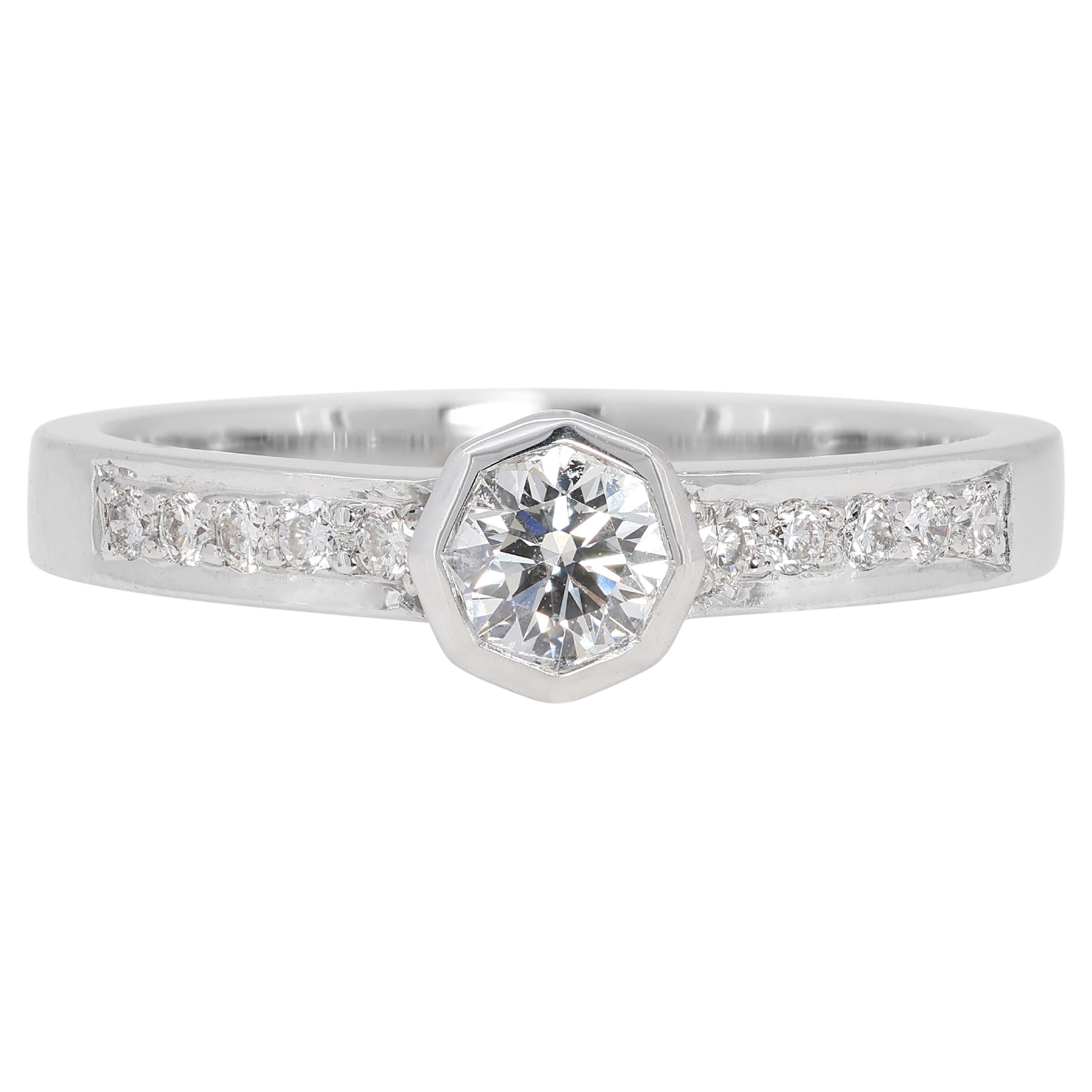 Elegant 0.86ct Diamonds Pave Ring in 18k White Gold For Sale at 1stDibs