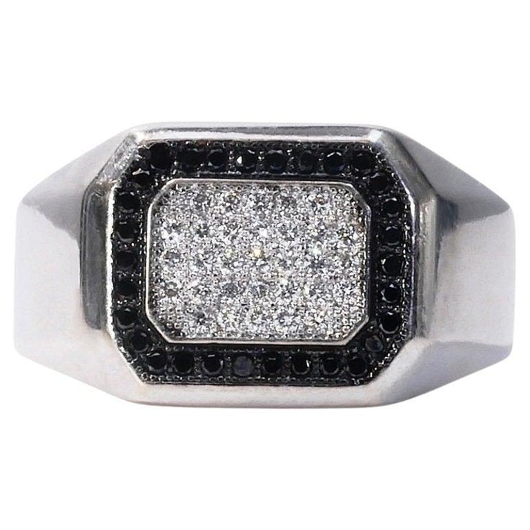 Elegant 14k White Gold Ring w/ 0.31 Ct Natural Diamonds, AIG Certificate at 1stDibs