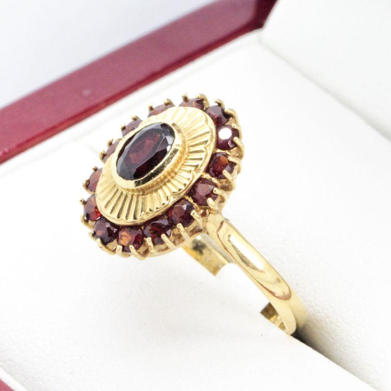 Elegant 18ct Vintage Garnet Ring - Engraved Vintage Times For Sale at ...