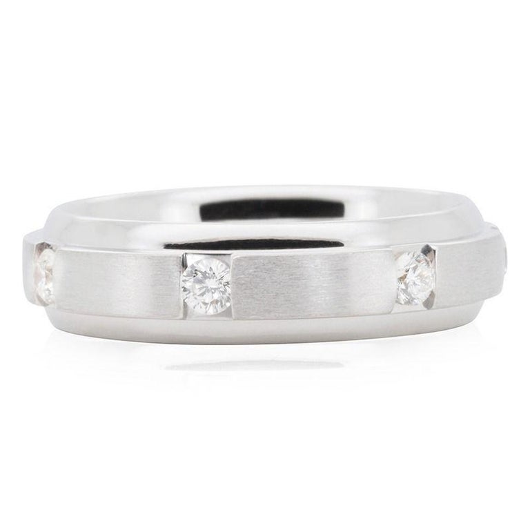 Elegant 18K White Gold Band Ring with 0.25 ct Natural Diamonds For Sale ...