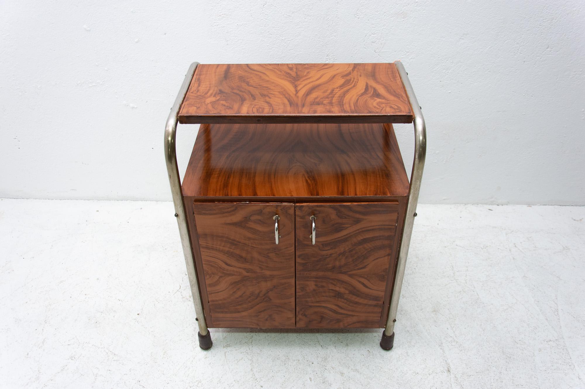 Elegant Art Deco Bauhaus Stand in Walnut, 1930s, Bohemia at 1stDibs