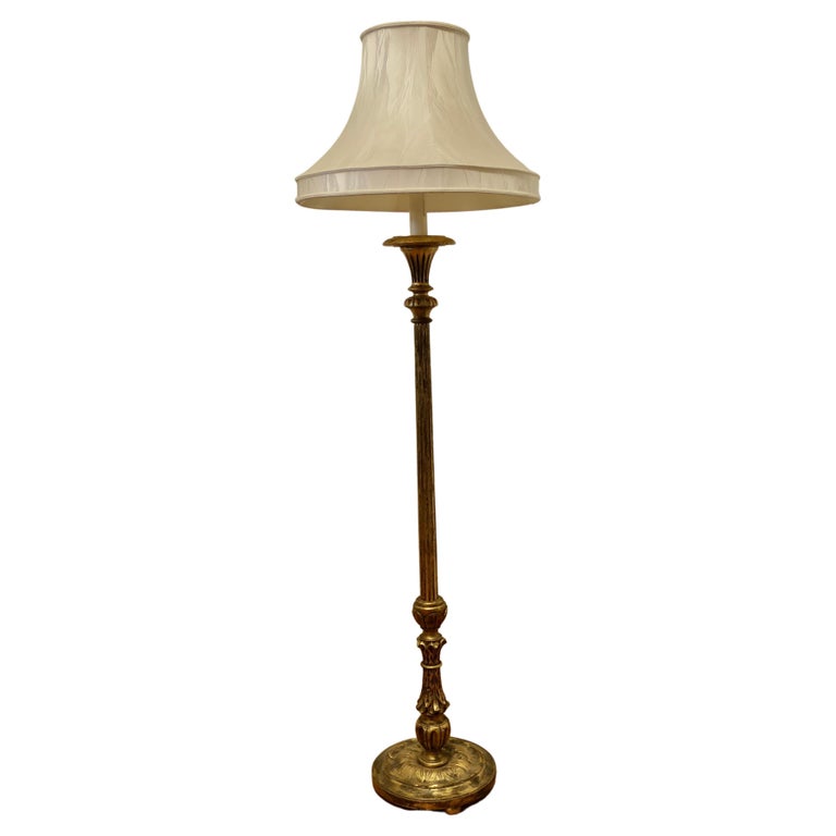 Elegant Carved Giltwood Baroque Style Floor Lamp For Sale at 1stDibs