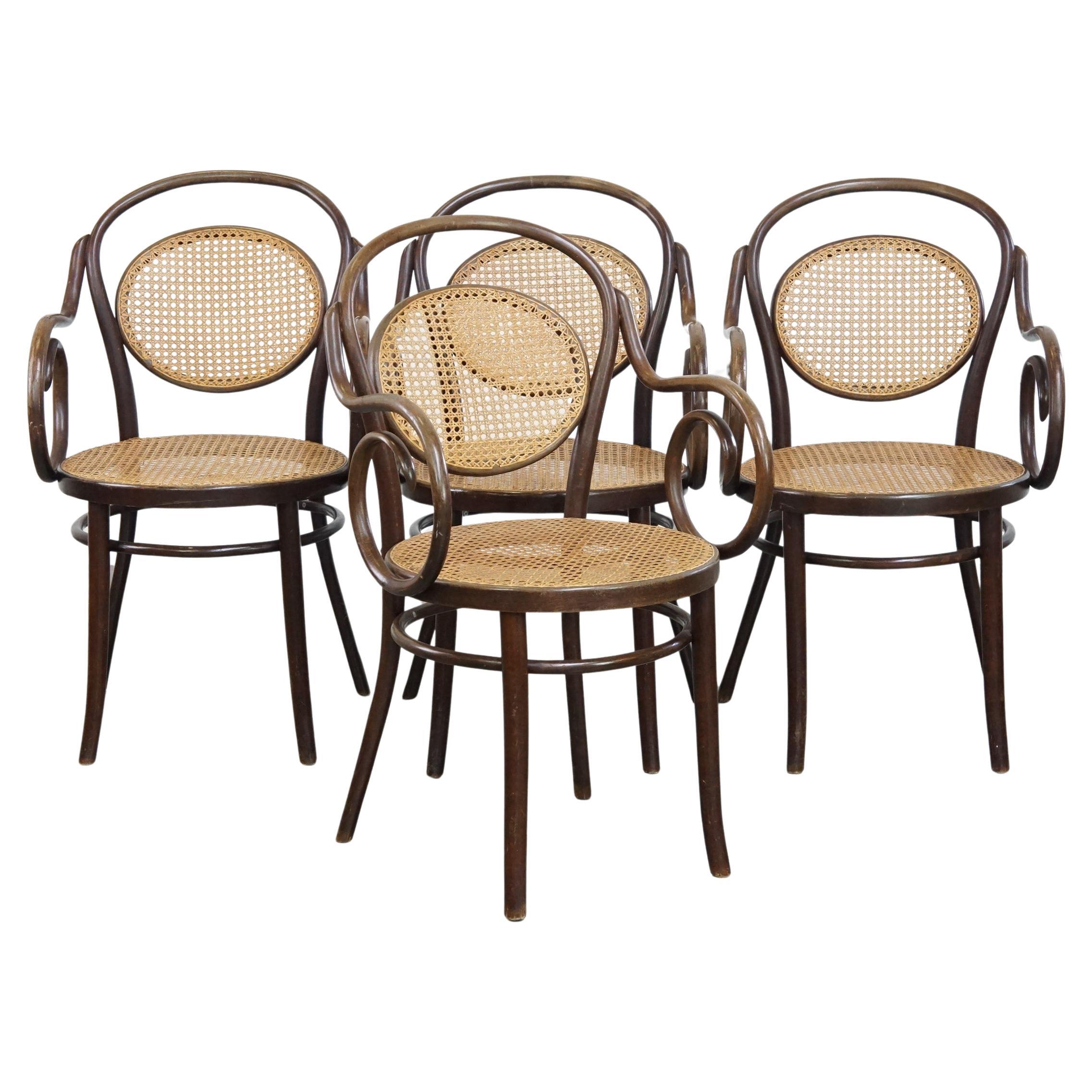 Elegant and graceful set of 2 Thonet design bistro chairs with arm rests For Sale at 1stDibs