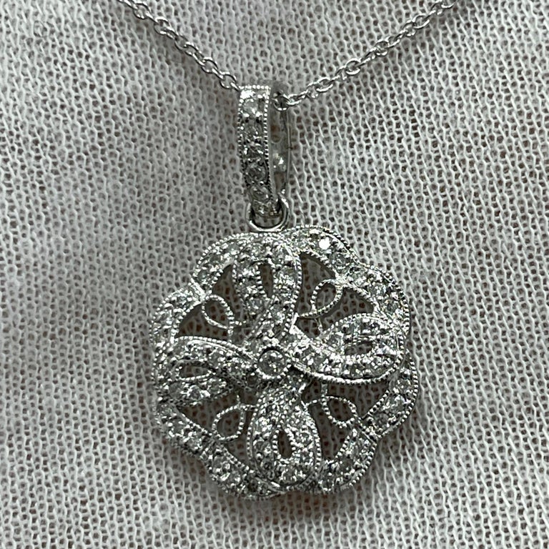 Elegant Diamond and Gold Pendant For Sale at 1stDibs