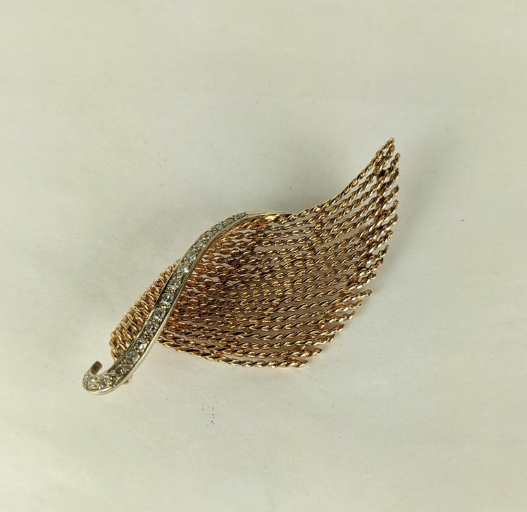 Elegant Diamond and Gold Wave Brooch For Sale at 1stDibs