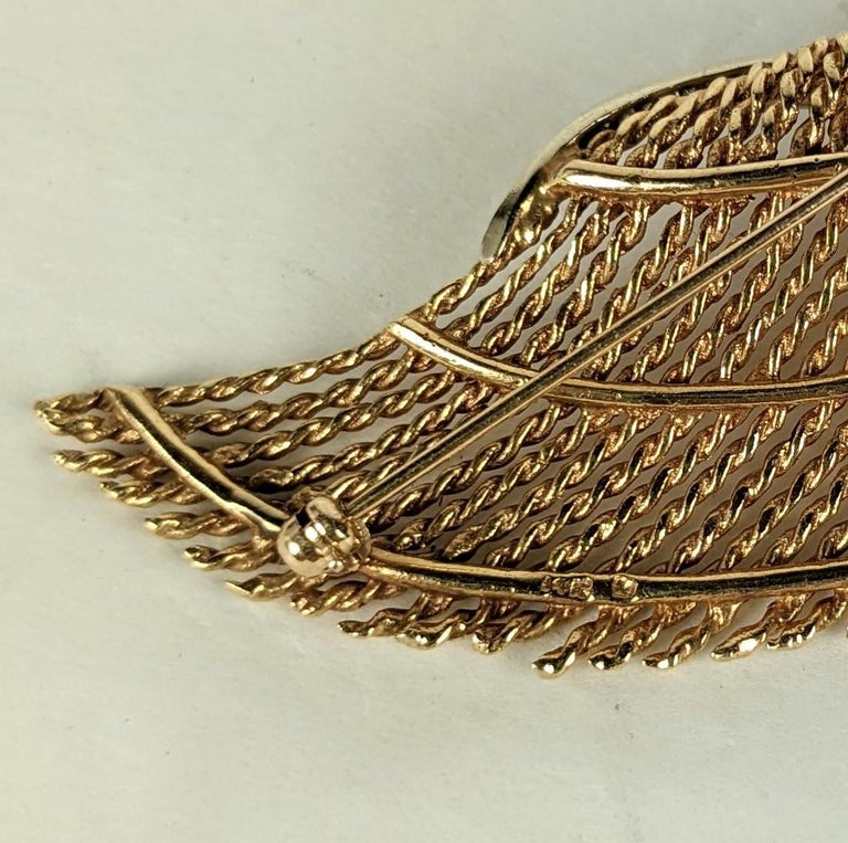 Elegant Diamond and Gold Wave Brooch For Sale at 1stDibs