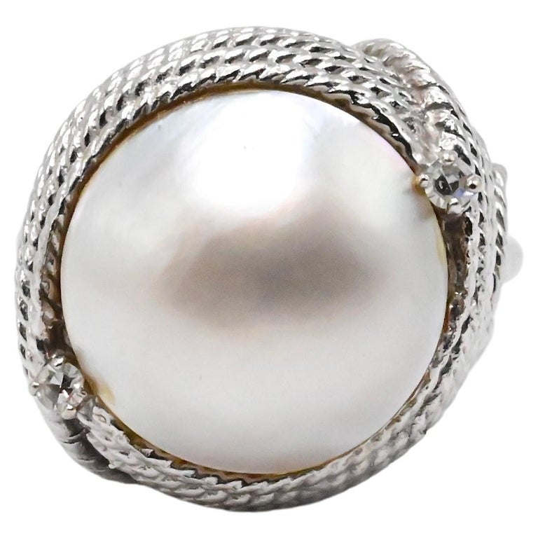 Elegant Diamond and Massive Pearl 14k White Gold Ring For Sale at 1stDibs