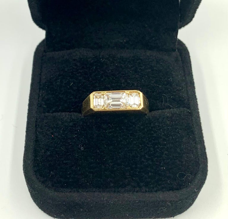 Elegant Illario 18 Karat Gold Emerald Cut Diamond Three Stone Ring, 1 ...