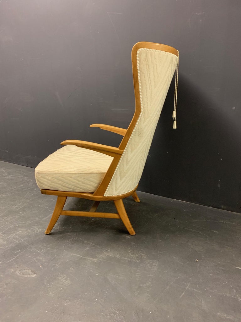 Elegant Italian Lounge Chair For Sale at 1stDibs