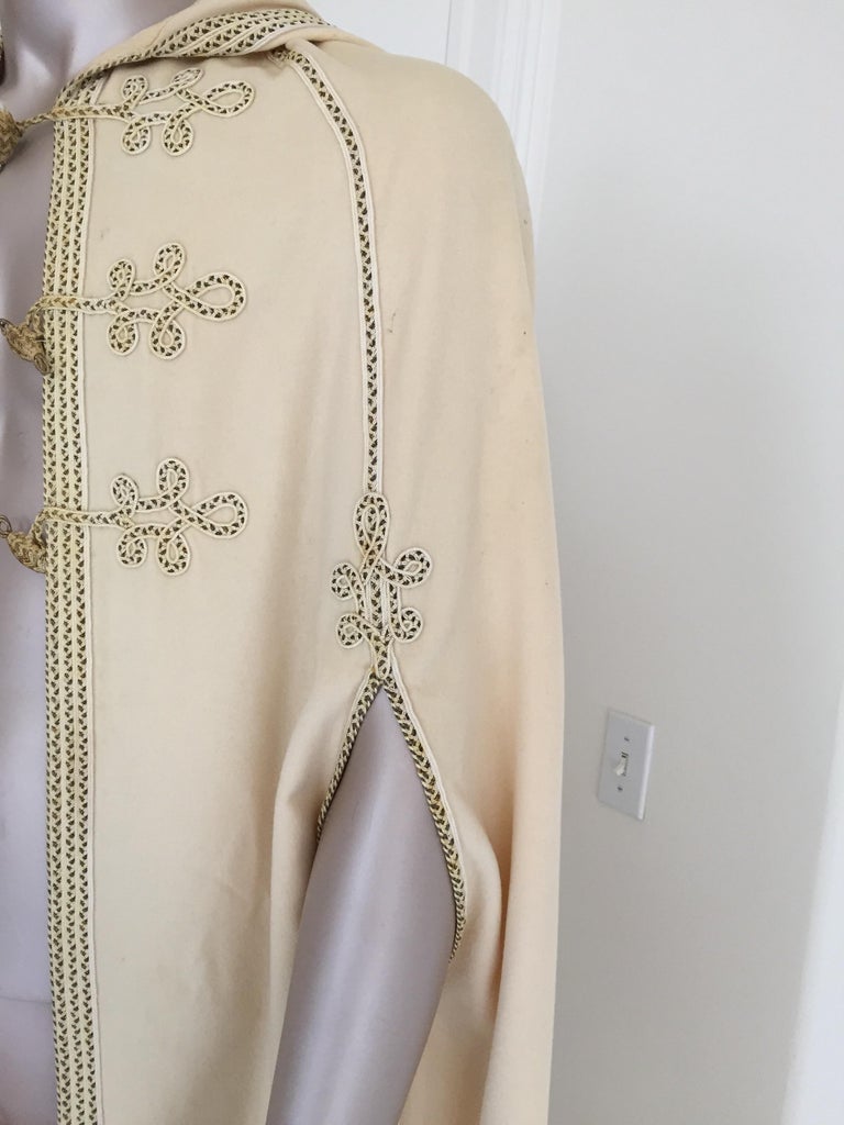 Elegant Moroccan Caftan Hooded Wool Burnous Cape, circa 1970 For Sale ...