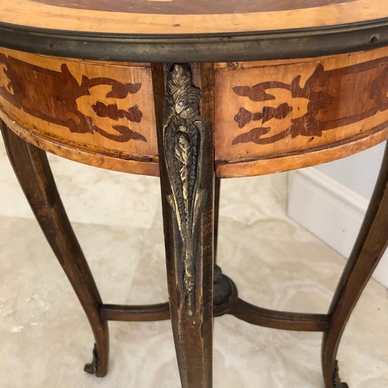 Elegant Pair of French Louis XV Marquetry Round Side or End Tables at ...