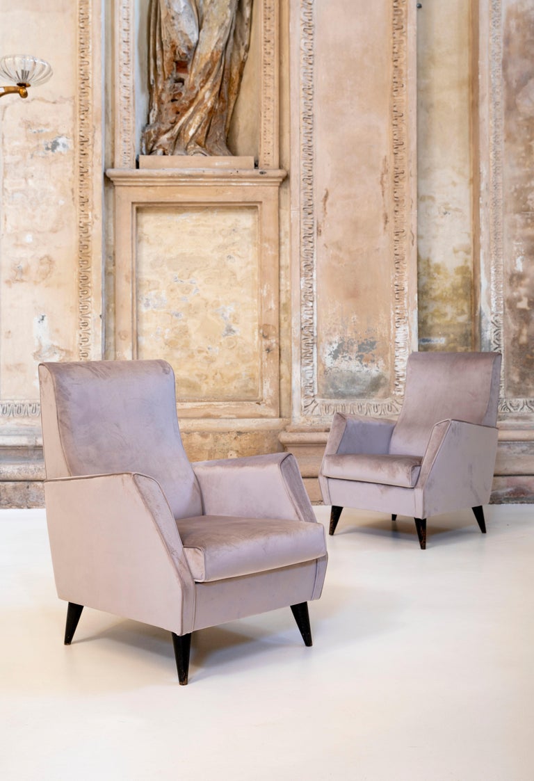 Elegant Pair of Italian Armchairs For Sale at 1stDibs