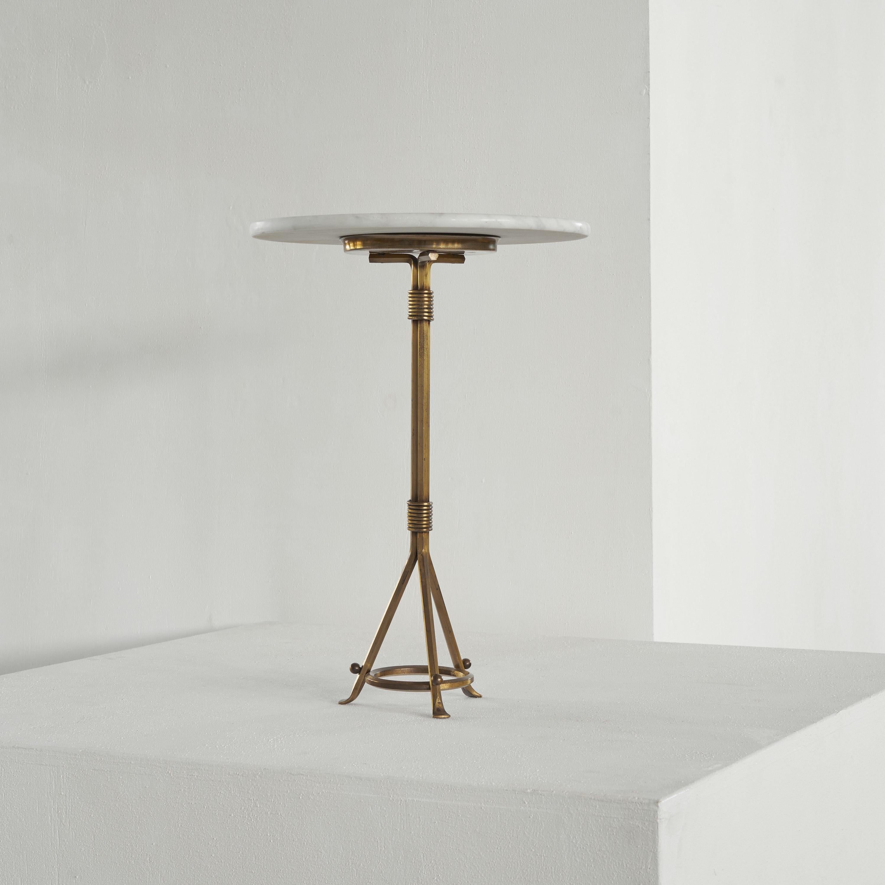Elegant Side Table in Patinated Brass and White Marble For Sale at 1stDibs