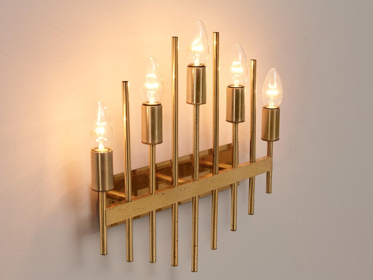 Elegant Wall Light in Brass For Sale at 1stDibs