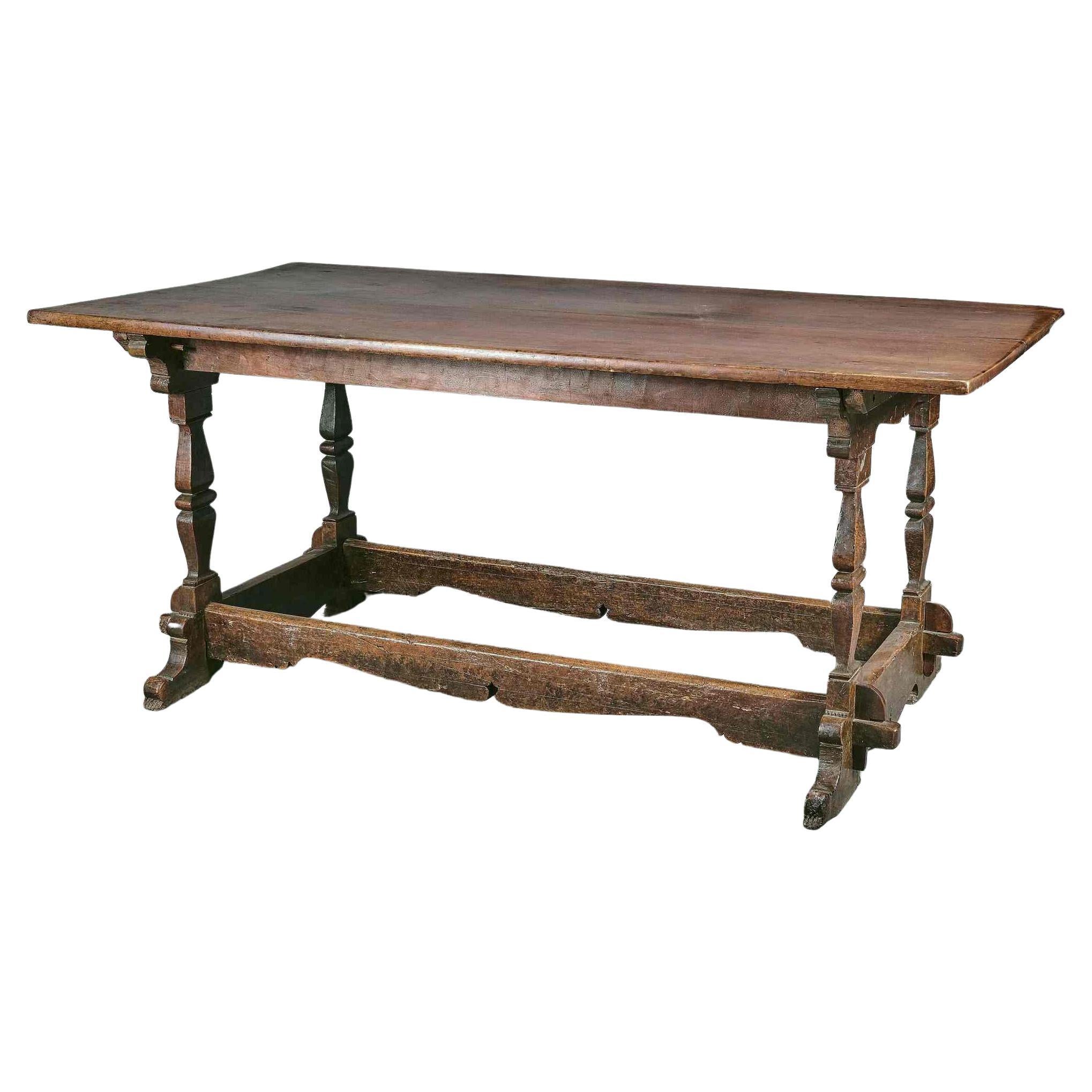 French late 16th Century Henry II Walnut Extending Table For Sale at ...