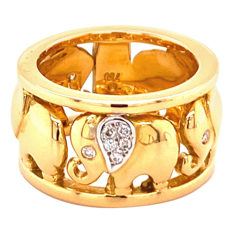 Elephant Ring in 18 Karat Yellow Gold with Diamonds at 1stDibs