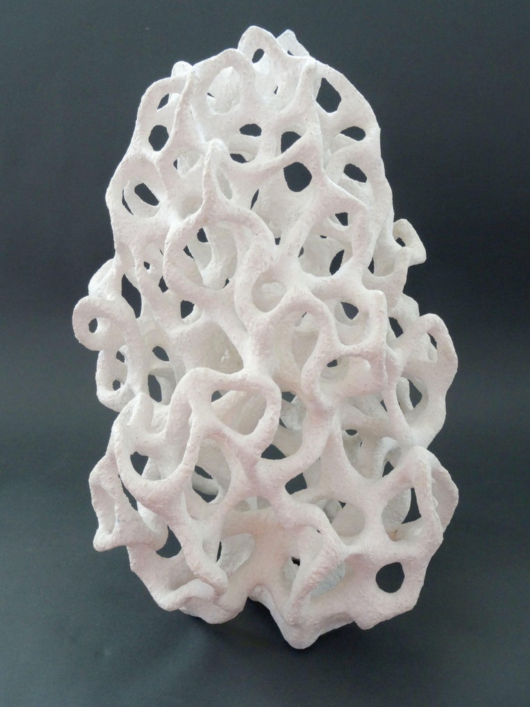 Elina Titane - Infinity loops. Ceramics and porcelain, h 35 cm; W 27 cm ...