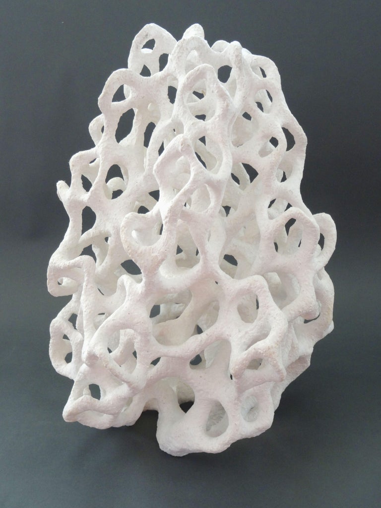 Elina Titane - Infinity loops. Ceramics and porcelain, h 35 cm; W 27 cm ...
