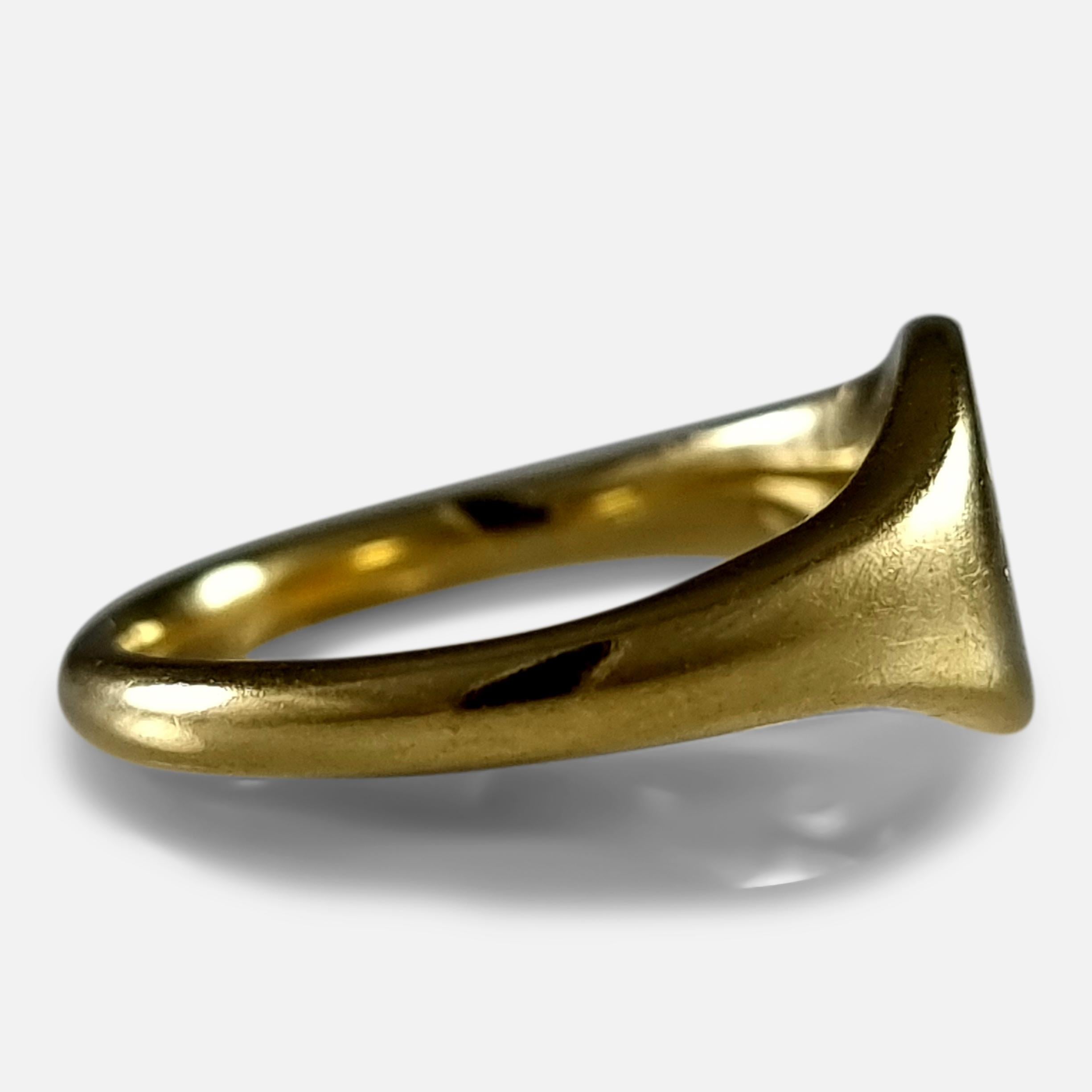 Elizabeth II 18ct Gold Intaglio Signet Ring - 1983 For Sale at 1stDibs