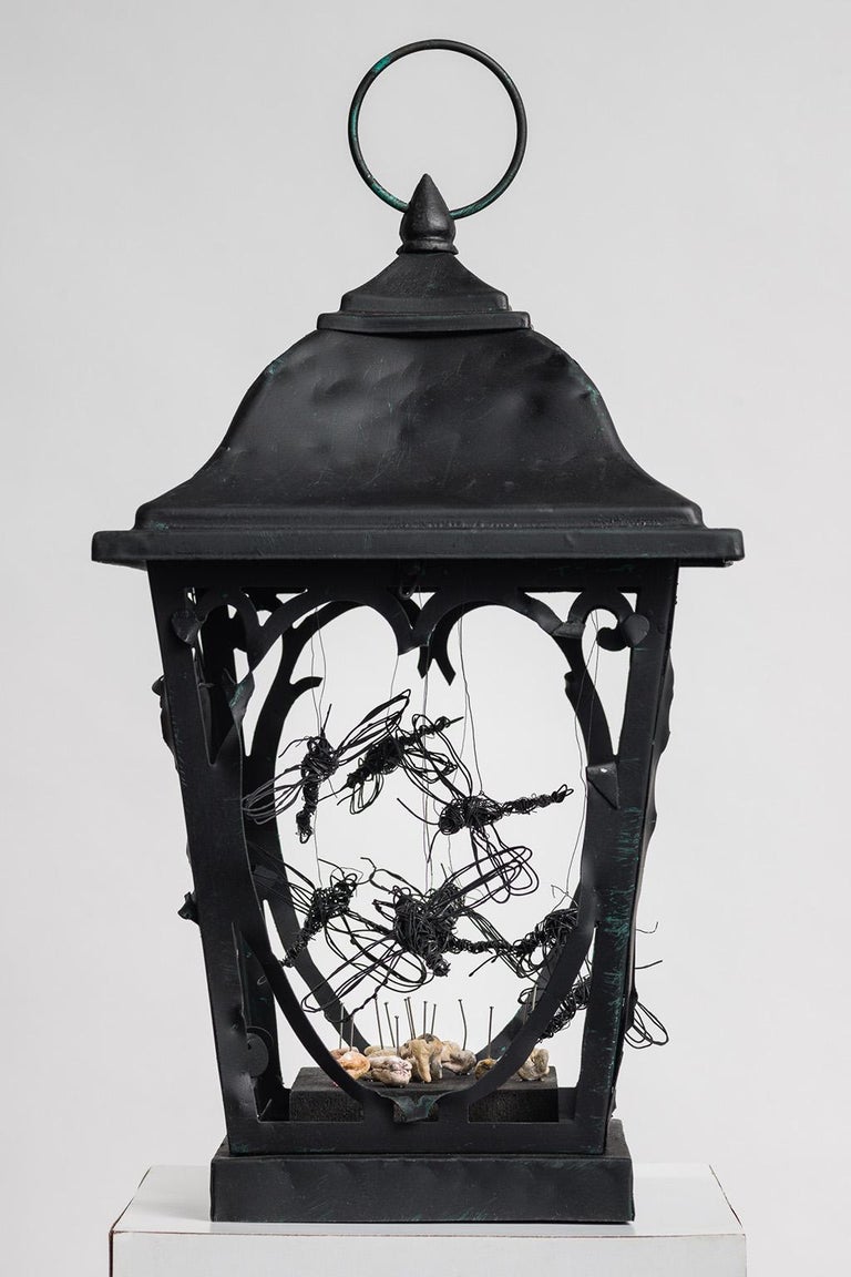 Elizabeth Jordan - Sculpture de sommet en lambre avec ailes de dragon ...