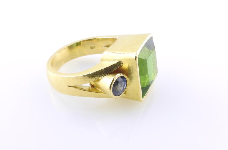 Elizabeth Locke 18K Hammered Yellow Gold Green Tourmaline and Sapphire ...