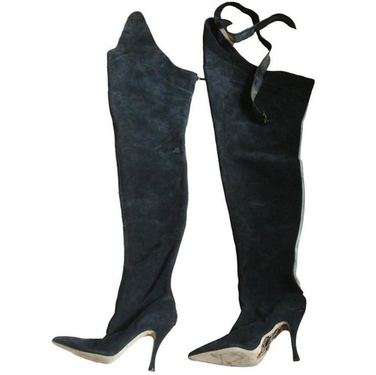 Elle Macpherson Manolo Blahnik Suede Boots For Sale at 1stDibs | elle ...