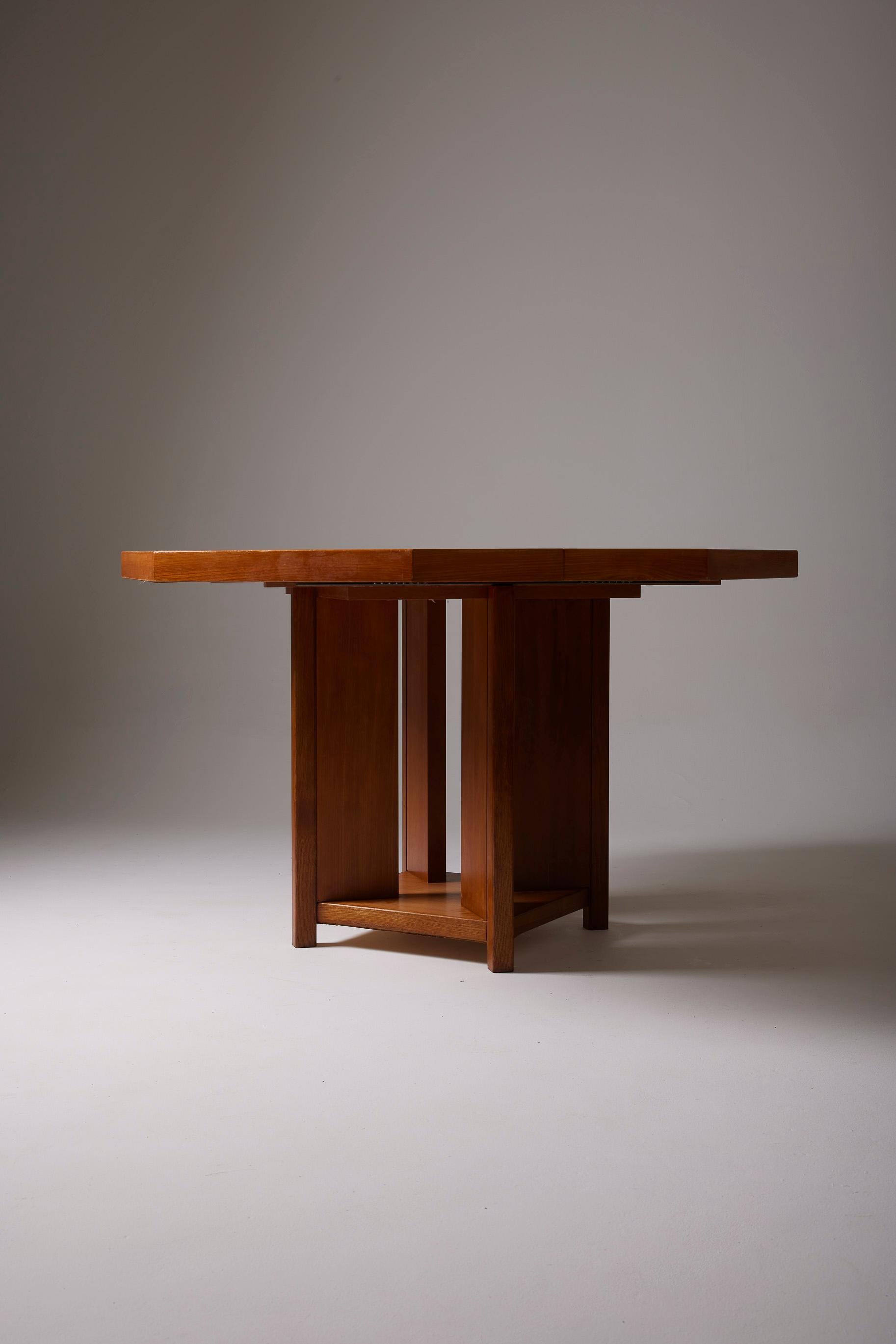 Elm dining table For Sale at 1stDibs