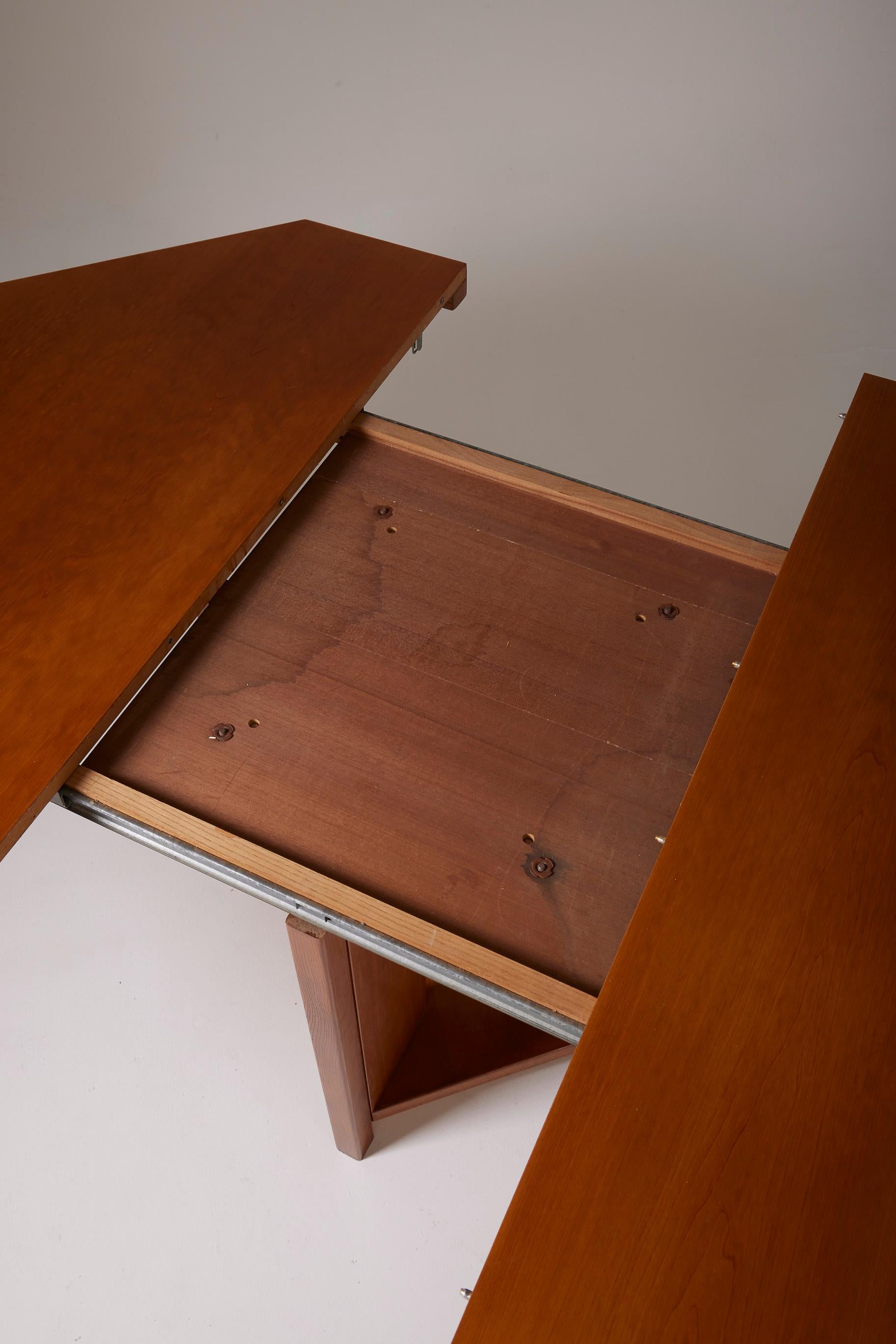 Elm dining table For Sale at 1stDibs