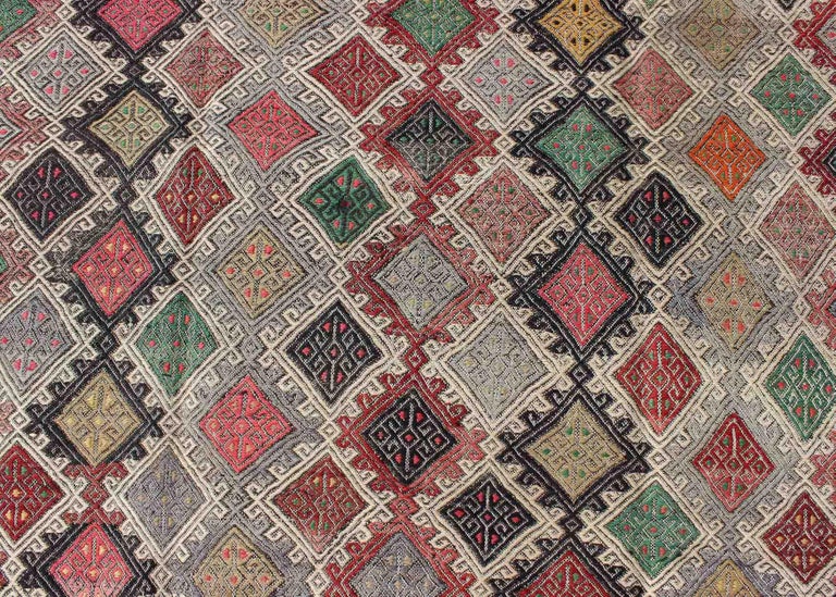 Embroidered Flat-Weave Rug in All Over Diamond Pattern and Multi Colors ...