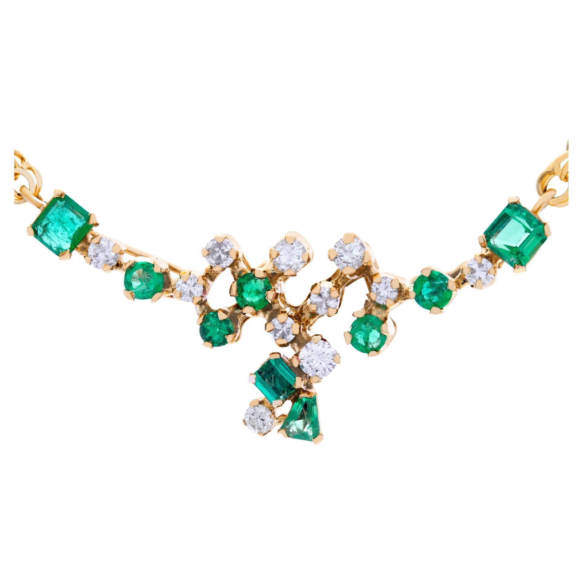 Emerald and Diamond Cluster Necklace For Sale at 1stDibs