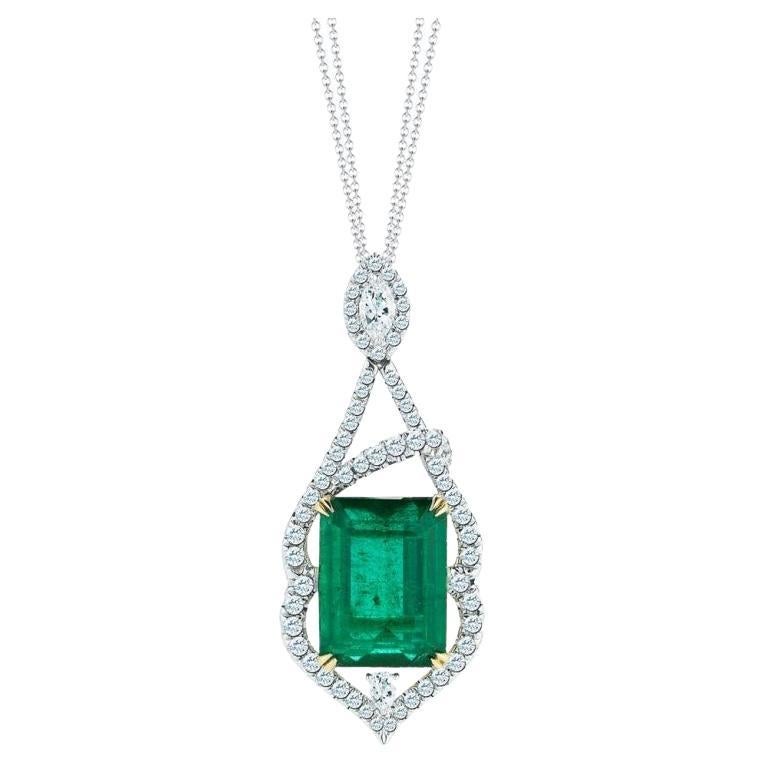 Pendentif en émeraude et diamants En vente sur 1stDibs