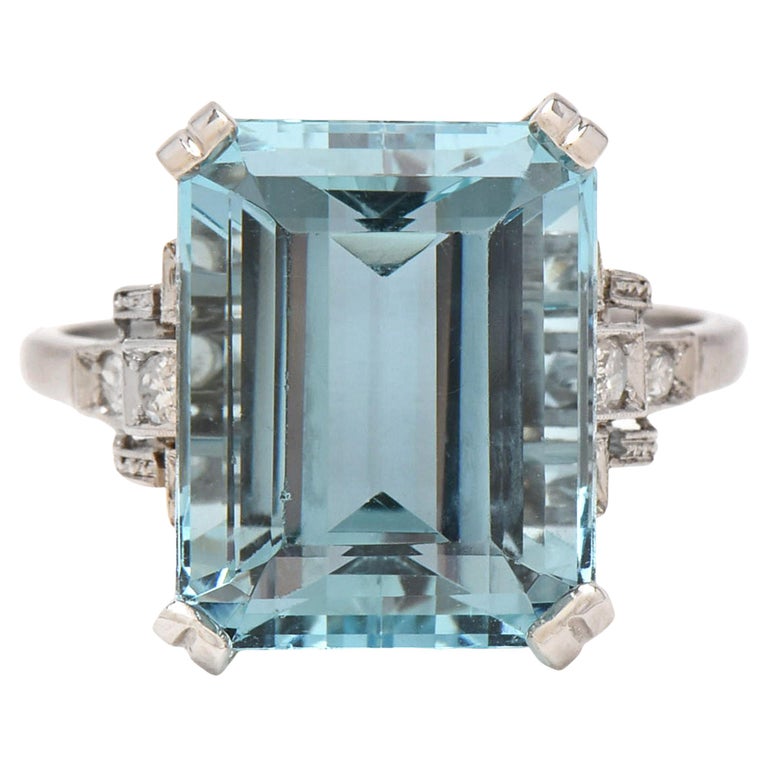 Customizable Emerald cut Aquamarine Engagement Ring For Sale at 1stDibs